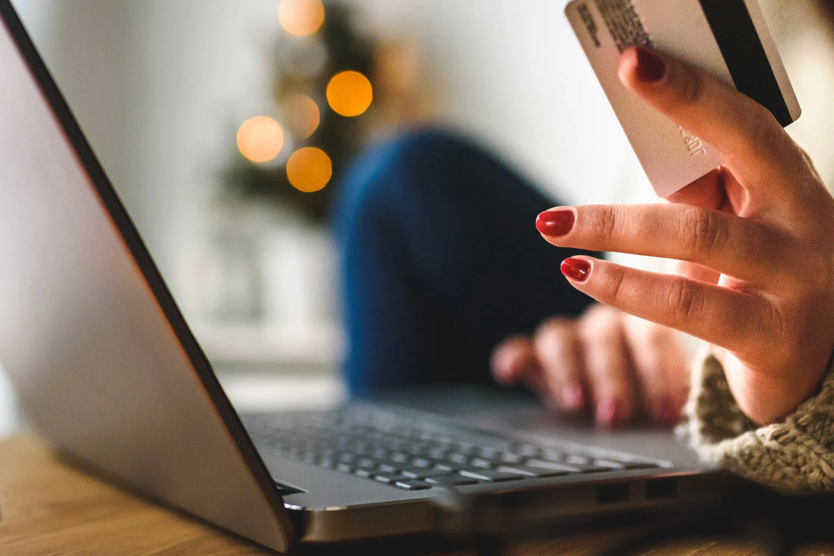 Mid-Year Consumer Outlook: Guide to 2025 - NIQ