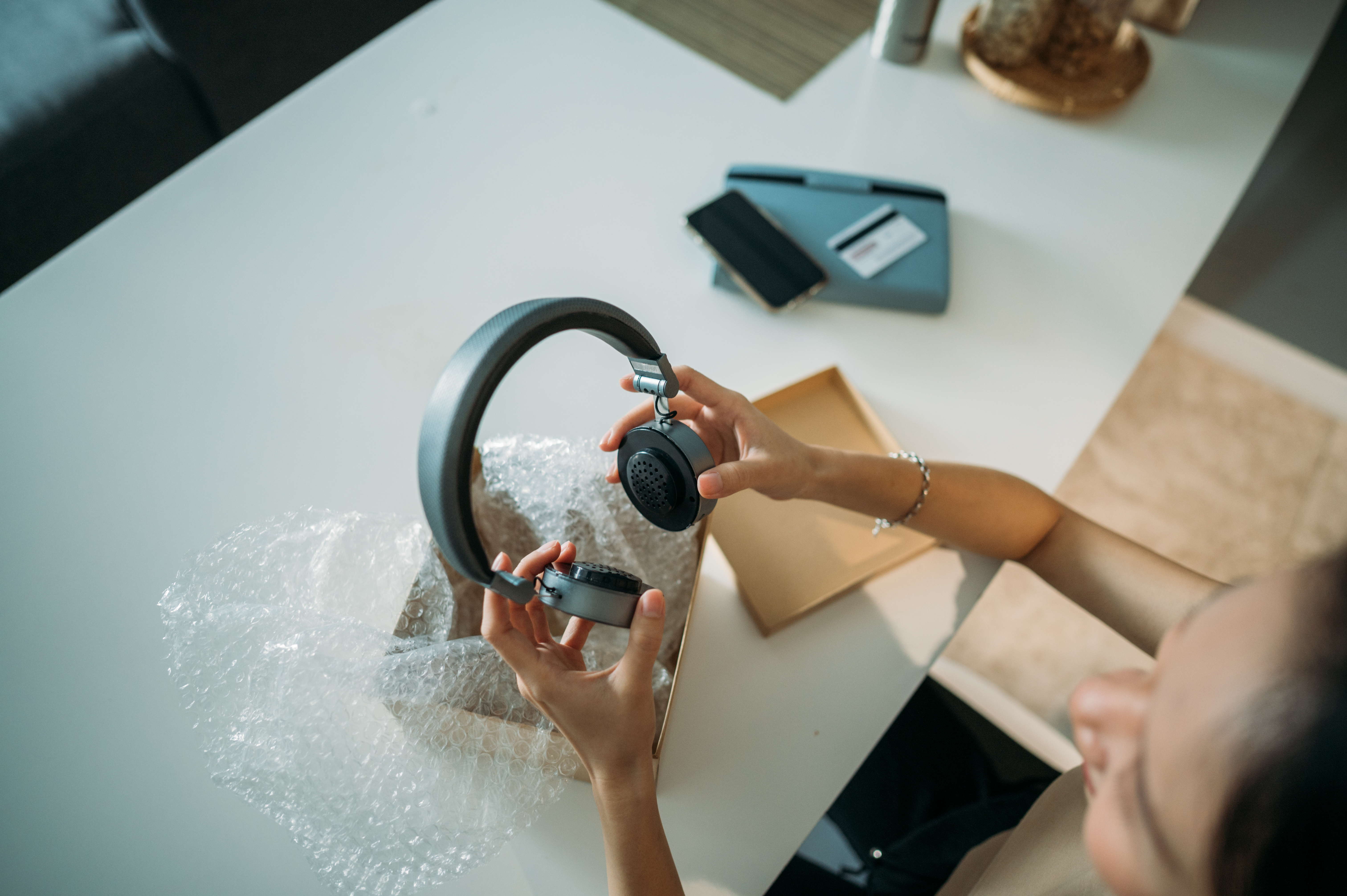 Consumer Tech Industry Trends 2025 - NIQ